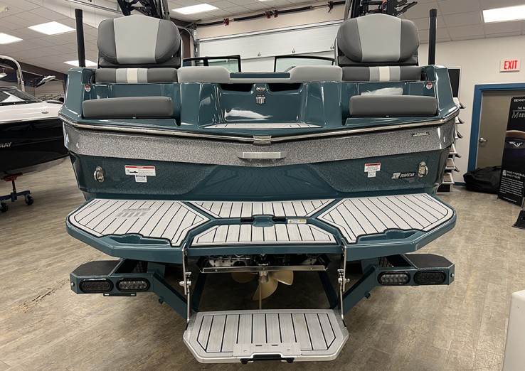 2025 Mastercraft XT22 - Magnetic Blue/Gunmetal Flake