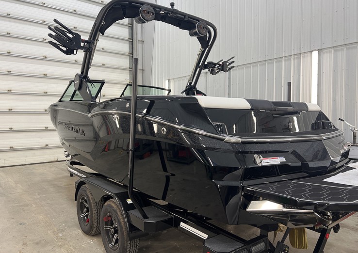 2025 Mastercraft NXT22 - Midnight Black