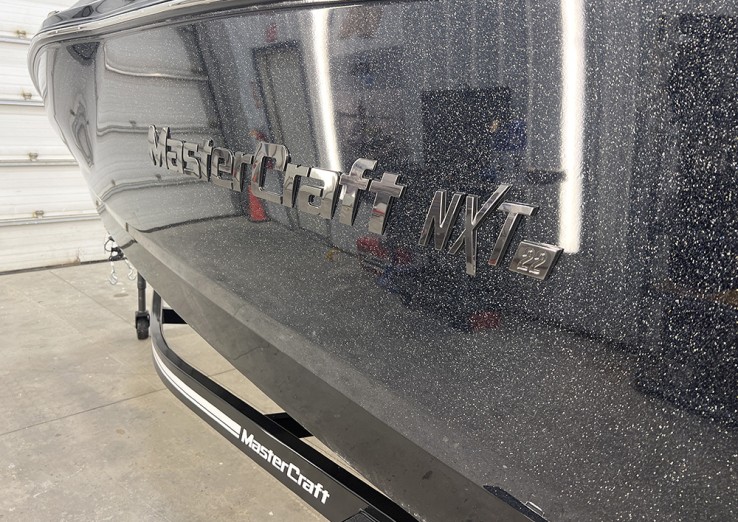 2025 Mastercraft NXT22 - Midnight Black