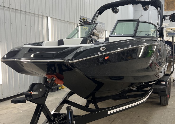2025 Mastercraft NXT22 - Midnight Black