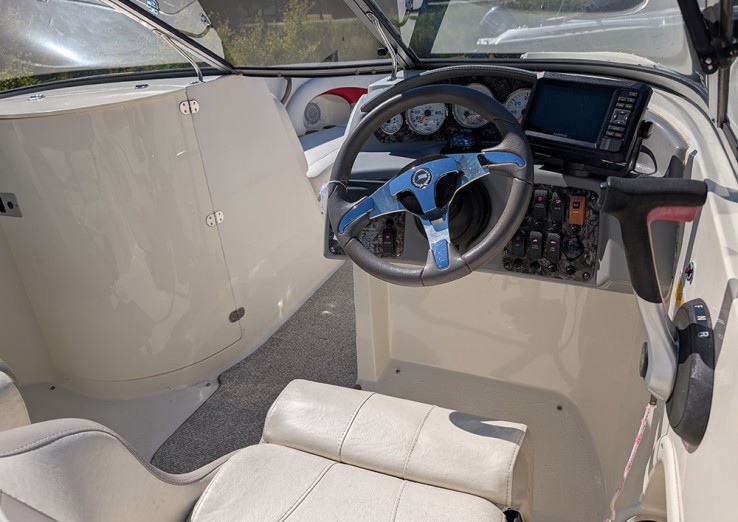 2012 Stingray 215 LR